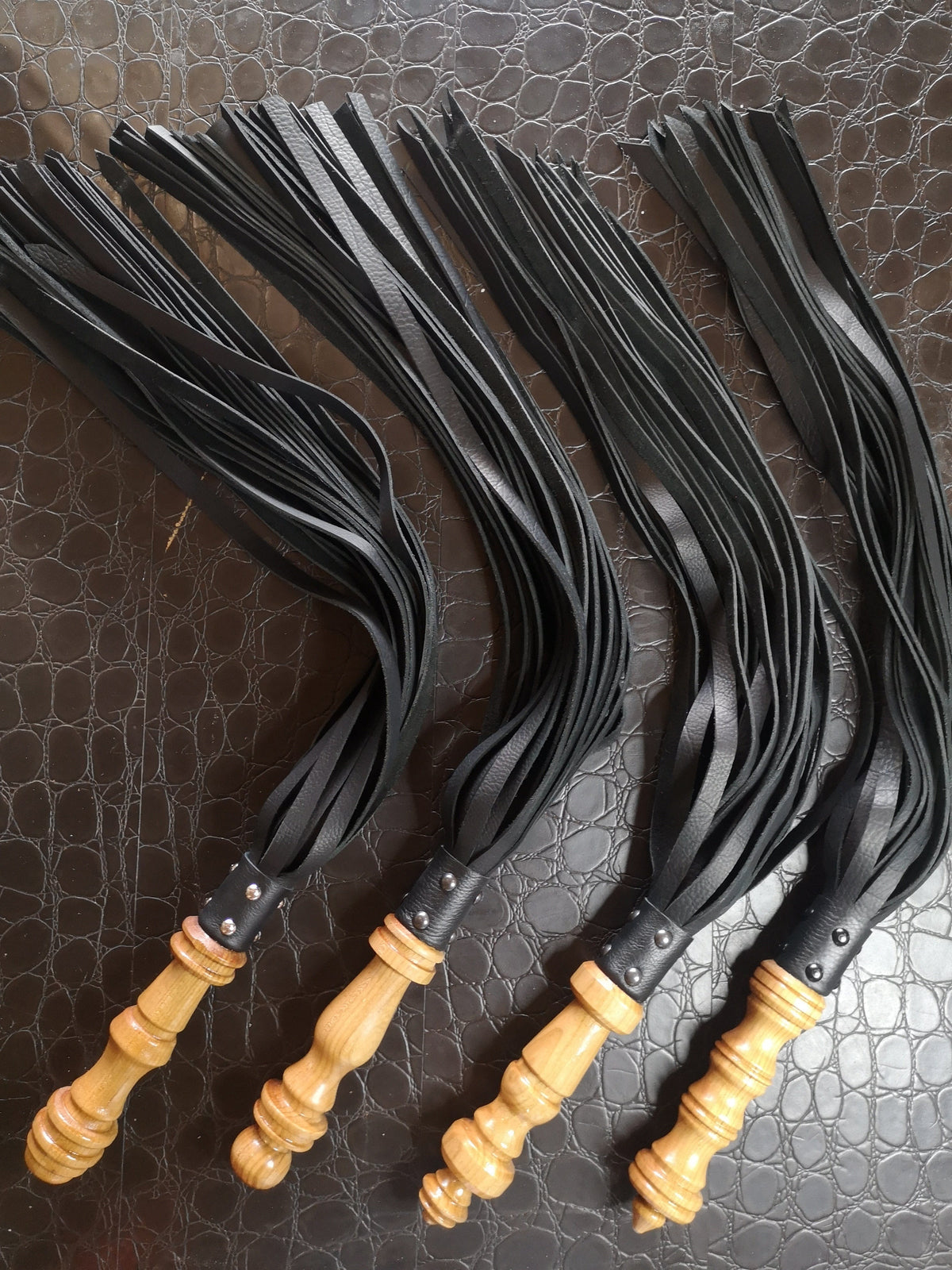 Single-ply dragon skin flogger – Exquisite Pain Toys